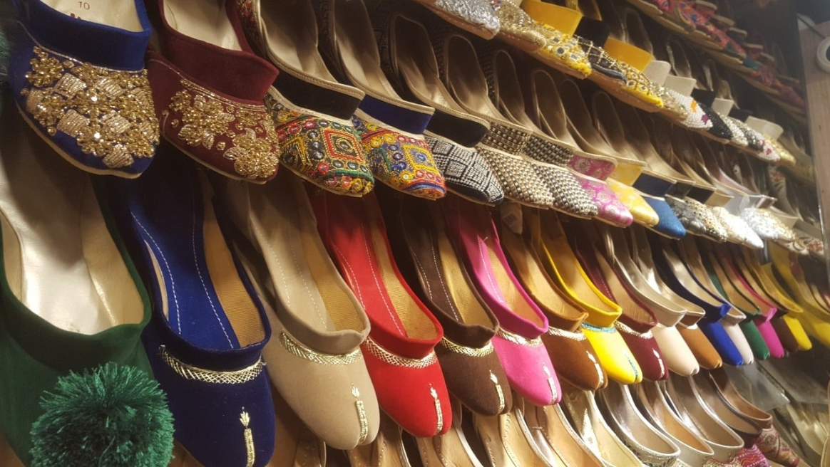 Traditional Elegance Takes Center Stage With Khusa Showcases - ThePenPK