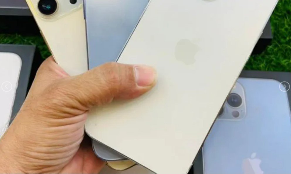 iPhone 16's New Vertical Camera Setup Revealed - ThePenPK