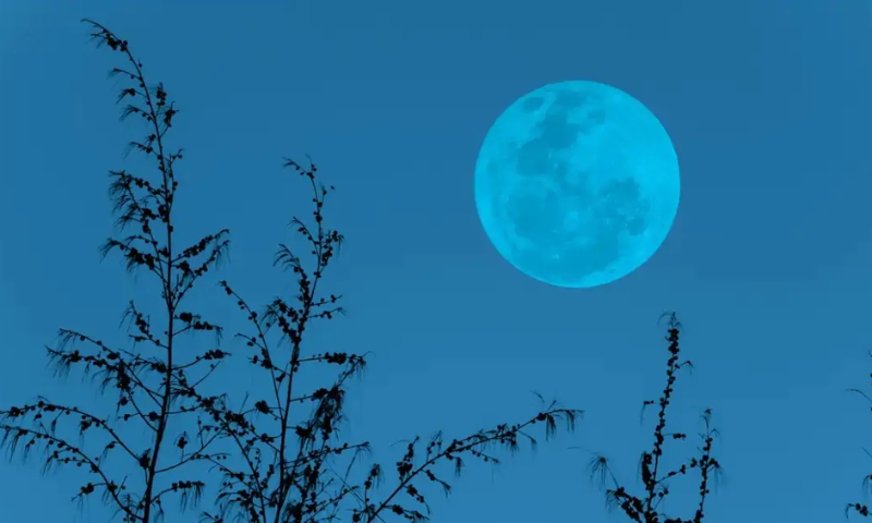 Rare Super Blue Moon Captivates Pakistan - ThePenPK