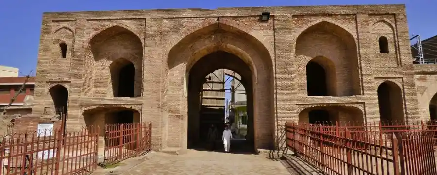 South Asia's Oldest Living City in Peshawar - ThePenPK
