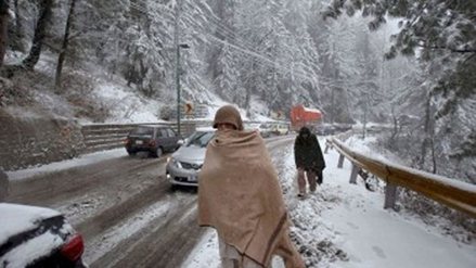 Cold Wave Intensifies, Smog Chokes Northern Pakistan - ThePenPK